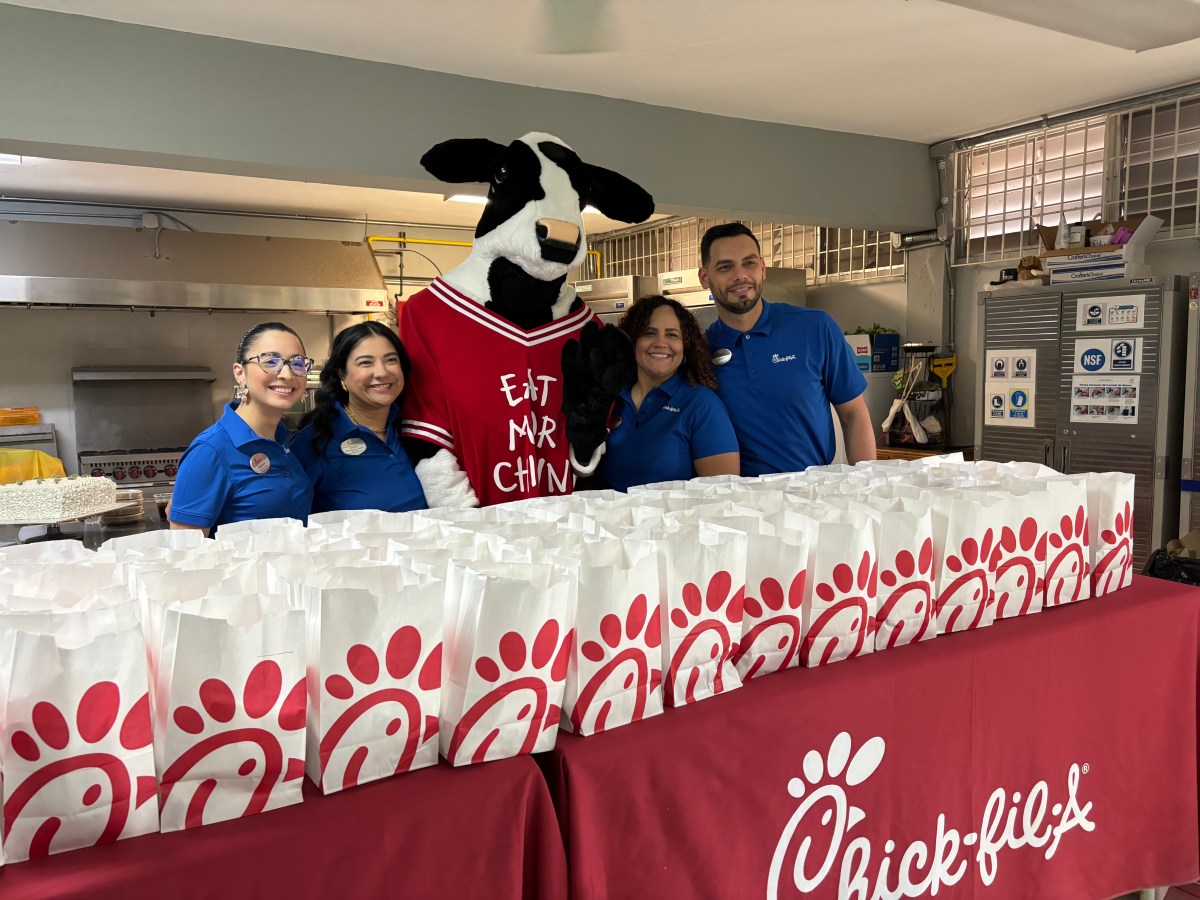 CHICK FIL-A DE PLAZA DEL SOL SE UNE A LA FPSD EN EL DÍA MUNDIAL DEL ...